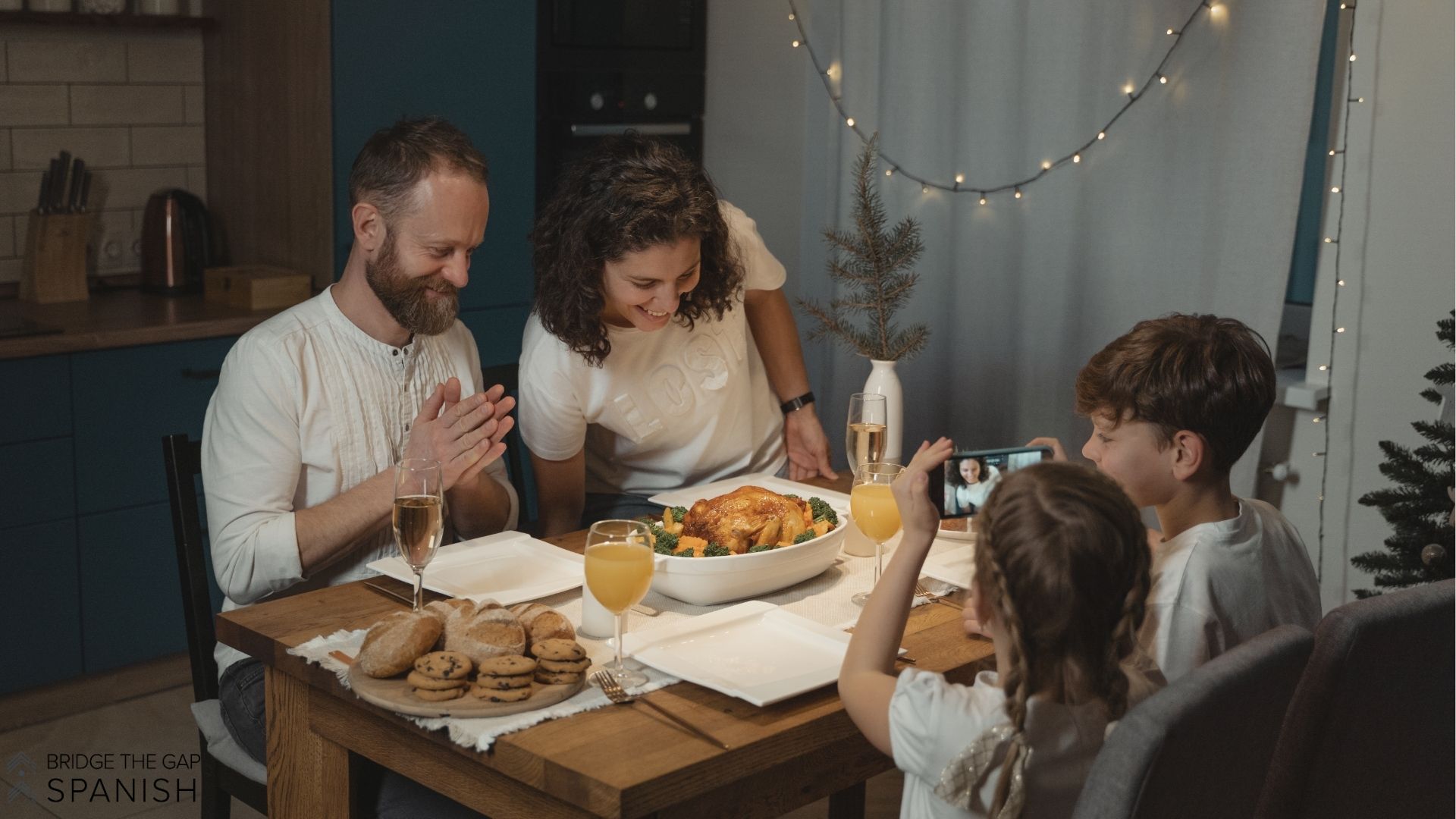 10 Spanish Phrases to Use at the Dinner Table with Kids (w/Audio)