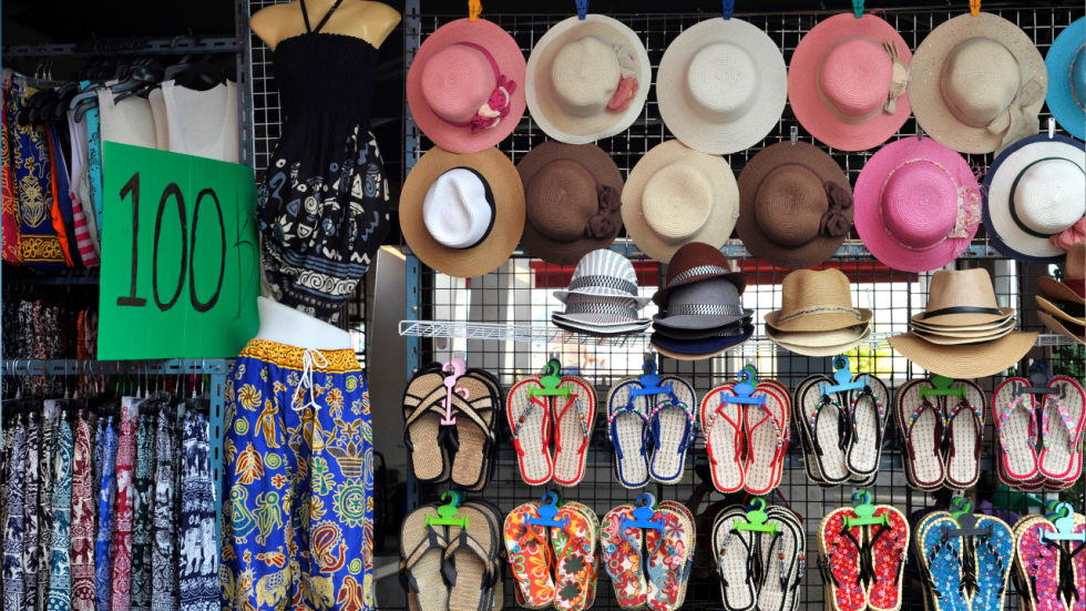 MUST-HAVE Simple Phrases For Shopping in Spanish